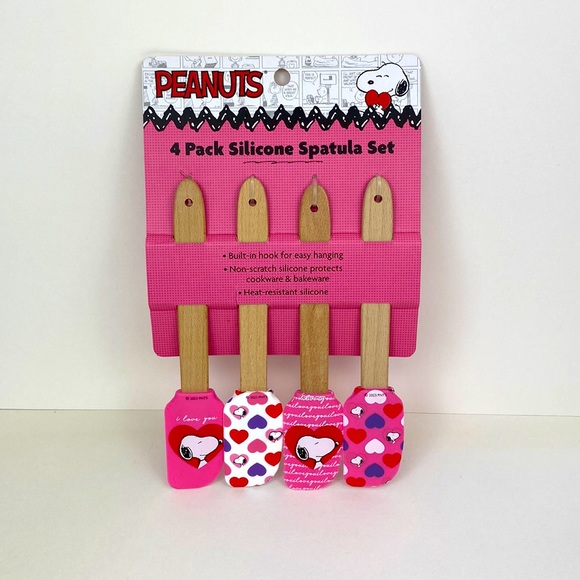 Peanuts | Kitchen | Set Of 4 Silicone Cute Snoopy Pink Spatulas Nwt ...
